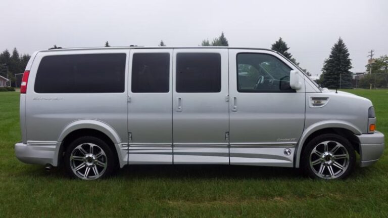 Chevy GMC Summit White - Explorer Van