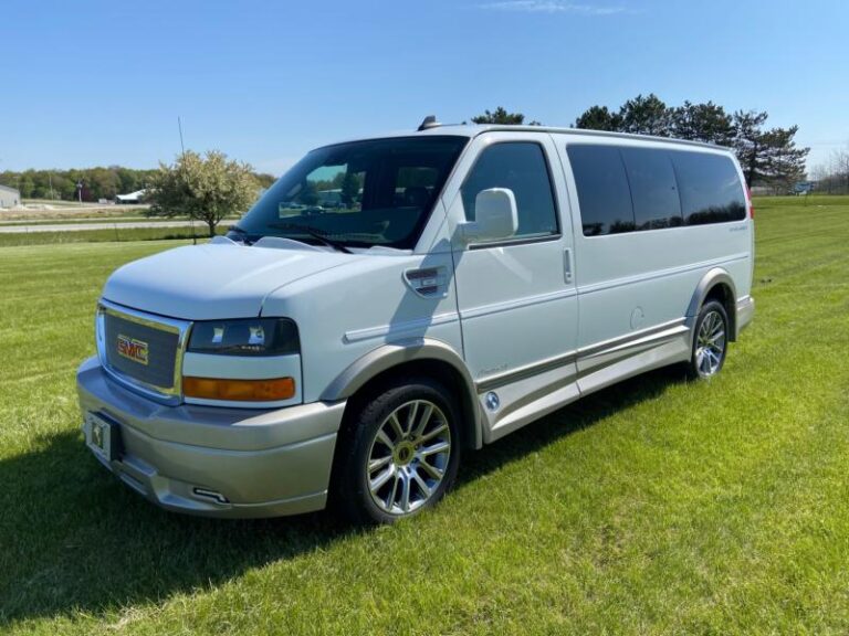 Chevy GMC Summit White - Explorer Van