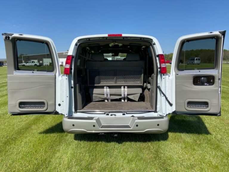 Chevy GMC Summit White - Explorer Van